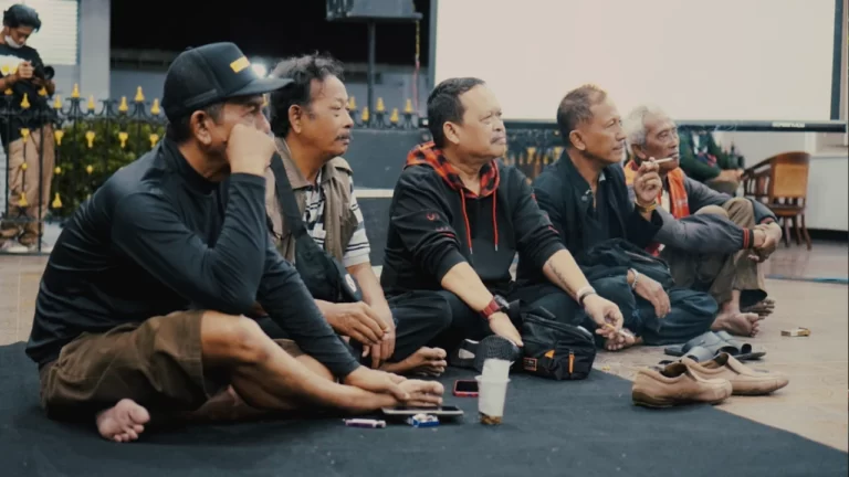 Jemek Supardi, Tak Ada yang Tak Senang Sama Dia • CakNun.com