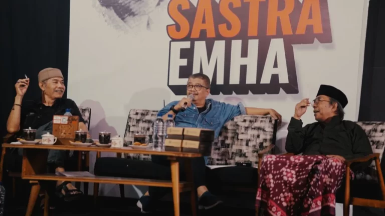 Membaca Emha Melalui Puisi Klembak Menyan • CakNun.com